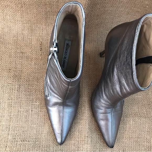 Manolo Blahnik | Shoes | Manolo Blahnik Silver Metallic Leather Heeled ...